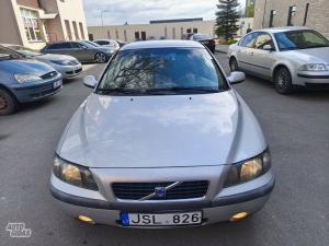 Grey Volvo S60 2003 in Taurage, with an engine capacity of 2.40 L and mileage of 350 thousand km for 1450 €, photo 6 on AUTOMOTO.COM.LV