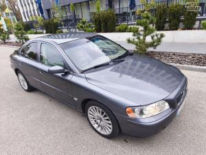 Pelēks Volvo S60 2003 Tauragė, ar dzinēja tilpumu 2.40 L un nobraukumu 473 tūkst. km par 1650 €, foto  vietnē AUTOMOTO.COM.LV