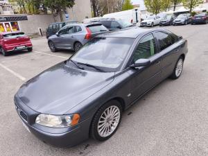 Pelēks Volvo S60 2003 Tauragė, ar dzinēja tilpumu 2.40 L un nobraukumu 473 tūkst. km par 1650 €, foto 3 vietnē AUTOMOTO.COM.LV