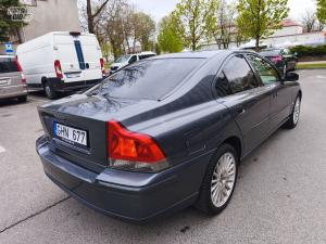 Pelēks Volvo S60 2003 Tauragė, ar dzinēja tilpumu 2.40 L un nobraukumu 473 tūkst. km par 1650 €, foto 4 vietnē AUTOMOTO.COM.LV