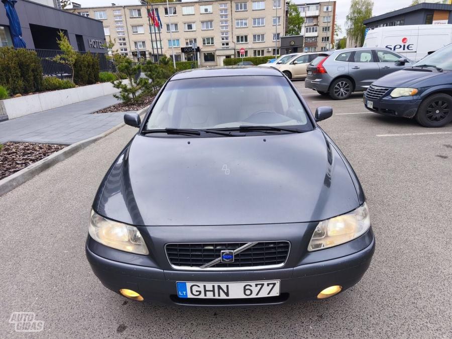 Pelēks Volvo S60 2003 Tauragė, ar dzinēja tilpumu 2.40 L un nobraukumu 473 tūkst. km par 1650 €, foto 6 vietnē AUTOMOTO.COM.LV