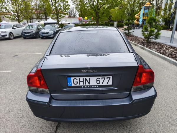 Pelēks Volvo S60 2003 Tauragė, ar dzinēja tilpumu 2.40 L un nobraukumu 473 tūkst. km par 1650 €, foto 6 vietnē AUTOMOTO.COM.LV