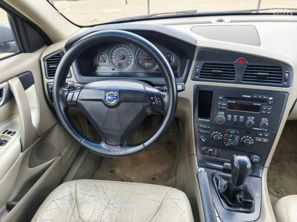 Pelēks Volvo S60 2003 Tauragė, ar dzinēja tilpumu 2.40 L un nobraukumu 473 tūkst. km par 1650 €, foto 10 vietnē AUTOMOTO.COM.LV