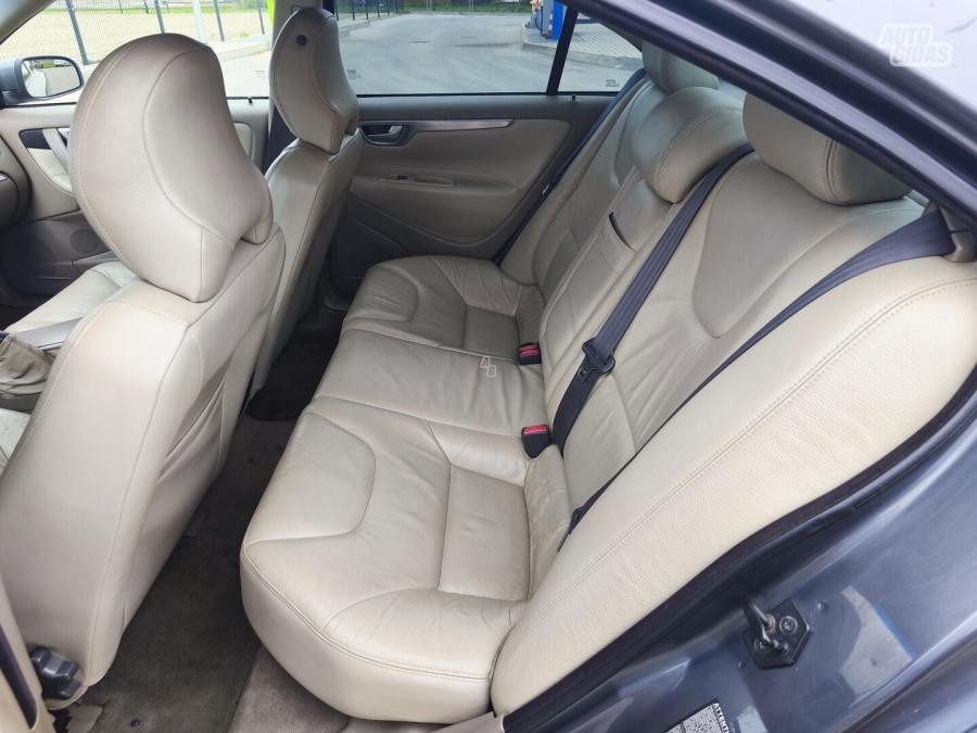 Pelēks Volvo S60 2003 Tauragė, ar dzinēja tilpumu 2.40 L un nobraukumu 473 tūkst. km par 1650 €, foto 12 vietnē AUTOMOTO.COM.LV