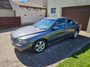 Grey Volvo S60 2003 in Kuressaare, with an engine capacity of 2.00 L and mileage of 292 thousand km for 1500 €, photo  on AUTOMOTO.COM.LV