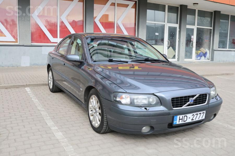 Pelēks Volvo S60 2003 Rīga, ar dzinēja tilpumu 2.40 L un nobraukumu 400 tūkst. km par 1350 €, foto 3 vietnē AUTOMOTO.COM.LV