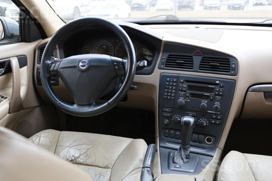 Pelēks Volvo S60 2003 Rīga, ar dzinēja tilpumu 2.40 L un nobraukumu 400 tūkst. km par 1350 €, foto 8 vietnē AUTOMOTO.COM.LV