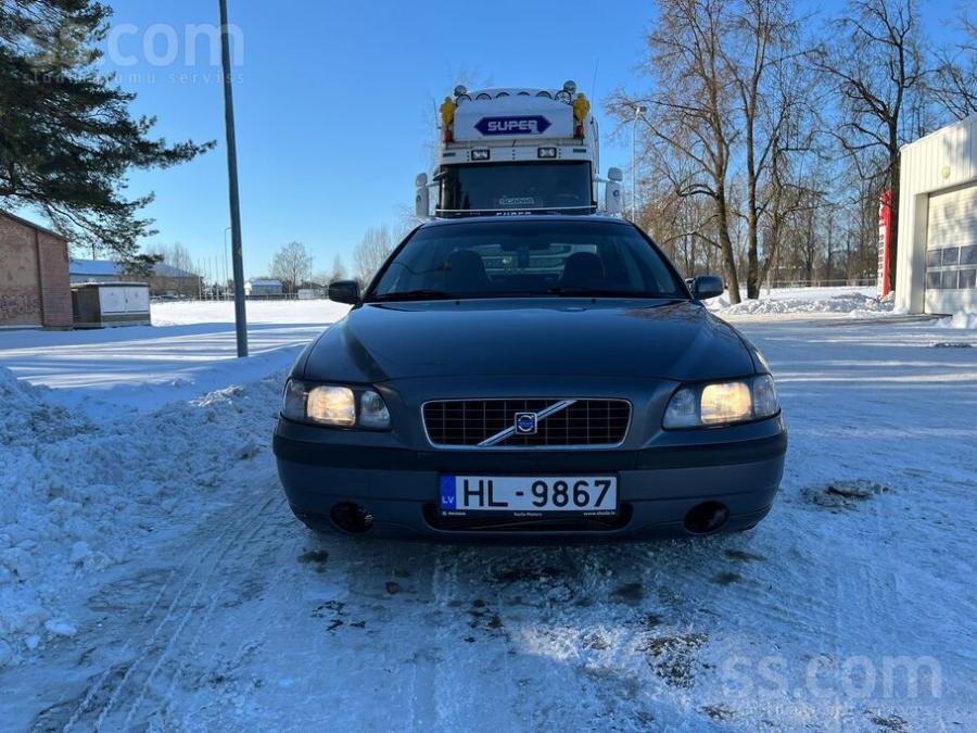 Серый Вольво С60 2003 в Екабпилс, объемом двигателя 2.40 л и пробегом 328 тыс. км за 1600 €, фото 11 на AUTOMOTO.COM.LV