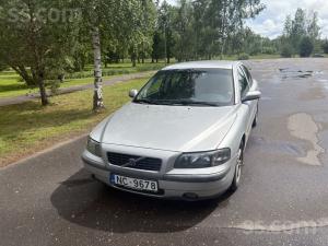 Серый Вольво С60 2003 в Юрмала, объемом двигателя 2.40 л и пробегом 336 тыс. км за 1300 €, фото  на AUTOMOTO.COM.LV