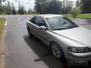 Серый Вольво С60 2003 в Юрмала, объемом двигателя 2.40 л и пробегом 336 тыс. км за 1300 €, фото 3 на AUTOMOTO.COM.LV