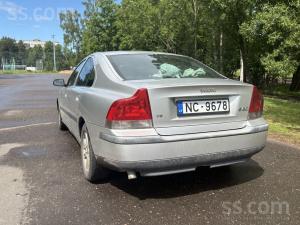 Серый Вольво С60 2003 в Юрмала, объемом двигателя 2.40 л и пробегом 336 тыс. км за 1300 €, фото 5 на AUTOMOTO.COM.LV