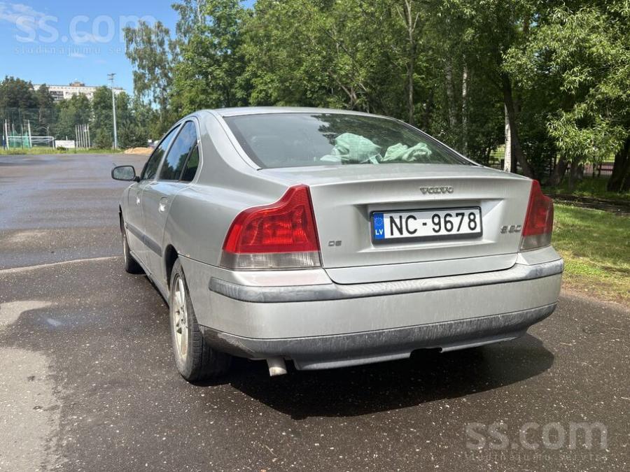 Серый Вольво С60 2003 в Юрмала, объемом двигателя 2.40 л и пробегом 336 тыс. км за 1300 €, фото 5 на AUTOMOTO.COM.LV