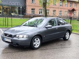 Pelēks Volvo S60 2003 Valmiera, ar dzinēja tilpumu 2.40 L un nobraukumu 360 tūkst. km par 1400 €, foto  vietnē AUTOMOTO.COM.LV