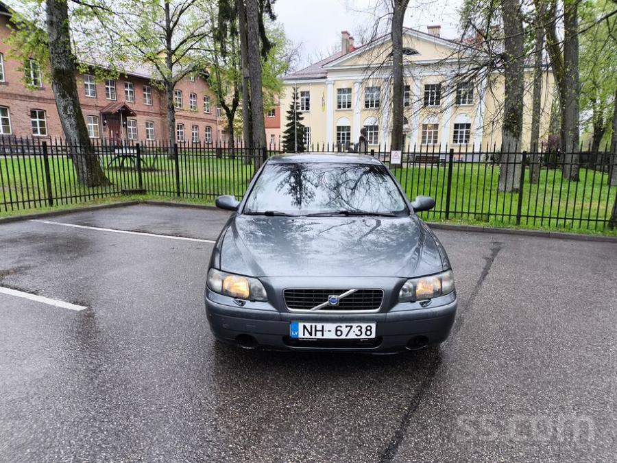 Pelēks Volvo S60 2003 Valmiera, ar dzinēja tilpumu 2.40 L un nobraukumu 360 tūkst. km par 1400 €, foto 6 vietnē AUTOMOTO.COM.LV