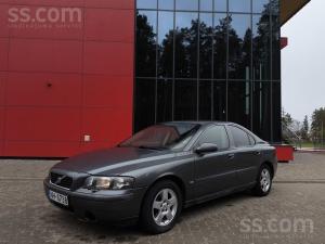 Pelēks Volvo S60 2003 Valmiera, ar dzinēja tilpumu 2.40 L un nobraukumu 360 tūkst. km par 1400 €, foto 9 vietnē AUTOMOTO.COM.LV