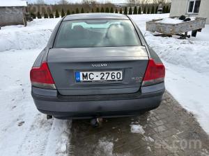 Pelēks Volvo S60 2003 Rīga, ar dzinēja tilpumu 2.40 L un nobraukumu 323 tūkst. km par 1650 €, foto 3 vietnē AUTOMOTO.COM.LV