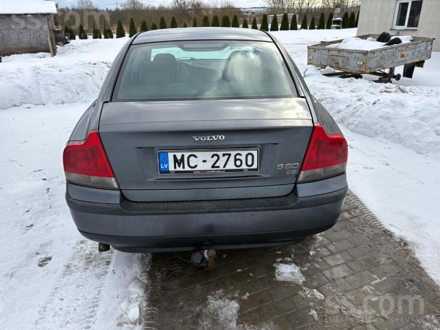 Pelēks Volvo S60 2003 Rīga, ar dzinēja tilpumu 2.40 L un nobraukumu 323 tūkst. km par 1650 €, foto 3 vietnē AUTOMOTO.COM.LV