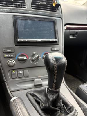 Pelēks Volvo S60 2003 Rīga, ar dzinēja tilpumu 2.40 L un nobraukumu 323 tūkst. km par 1650 €, foto 13 vietnē AUTOMOTO.COM.LV