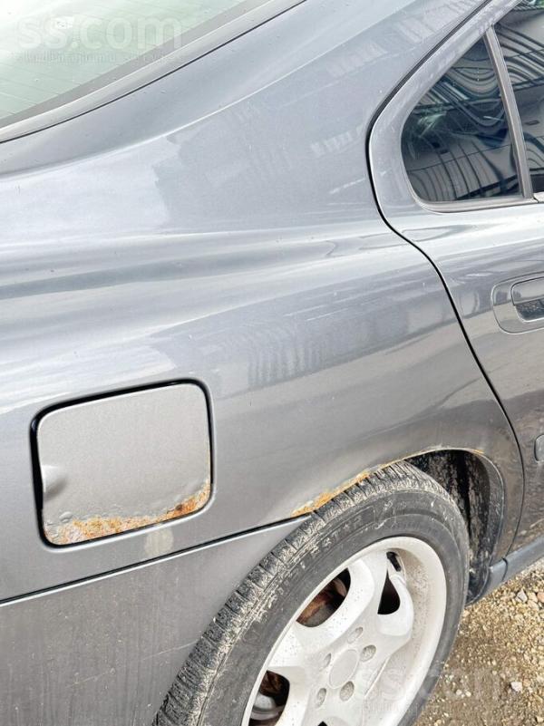 Pelēks Volvo S60 2003 Rīga, ar dzinēja tilpumu 2.40 L un nobraukumu 419 tūkst. km par 1300 €, foto 6 vietnē AUTOMOTO.COM.LV
