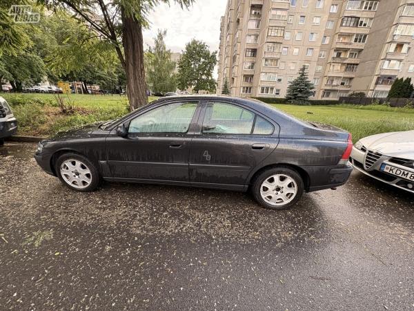 Серый Вольво С60 2003 в Каунас, объемом двигателя 2.40 л и пробегом 262 тыс. км за 1300 €, фото 2 на AUTOMOTO.COM.LV