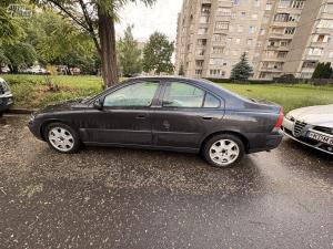 Серый Вольво С60 2003 в Каунас, объемом двигателя 2.40 л и пробегом 262 тыс. км за 1300 €, фото 3 на AUTOMOTO.COM.LV