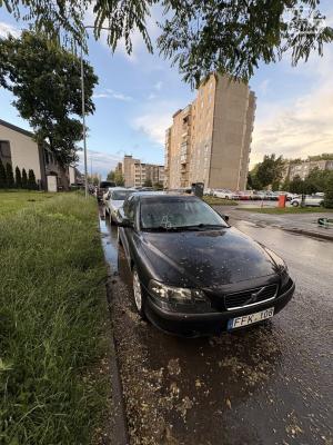 Серый Вольво С60 2003 в Каунас, объемом двигателя 2.40 л и пробегом 262 тыс. км за 1300 €, фото 5 на AUTOMOTO.COM.LV
