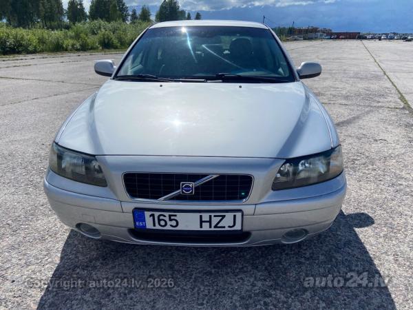 Pelēks Volvo S60 2003 Tartu, ar dzinēja tilpumu 2.40 L un nobraukumu 276 tūkst. km par 3990 €, foto 2 vietnē AUTOMOTO.COM.LV