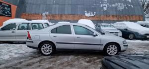 Pelēks Volvo S60 2003 Valmiera, ar dzinēja tilpumu 2.40 L un nobraukumu 306 tūkst. km par 1700 €, foto 3 vietnē AUTOMOTO.COM.LV