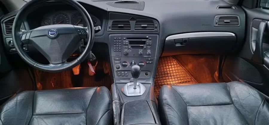 Pelēks Volvo S60 2003 Valmiera, ar dzinēja tilpumu 2.40 L un nobraukumu 306 tūkst. km par 1700 €, foto 10 vietnē AUTOMOTO.COM.LV