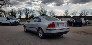 Grey Volvo S60 2003 in Valmiera, with an engine capacity of 2.40 L and mileage of 354 thousand km for 1650 €, photo 6 on AUTOMOTO.COM.LV