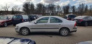 Grey Volvo S60 2003 in Valmiera, with an engine capacity of 2.40 L and mileage of 354 thousand km for 1650 €, photo 7 on AUTOMOTO.COM.LV