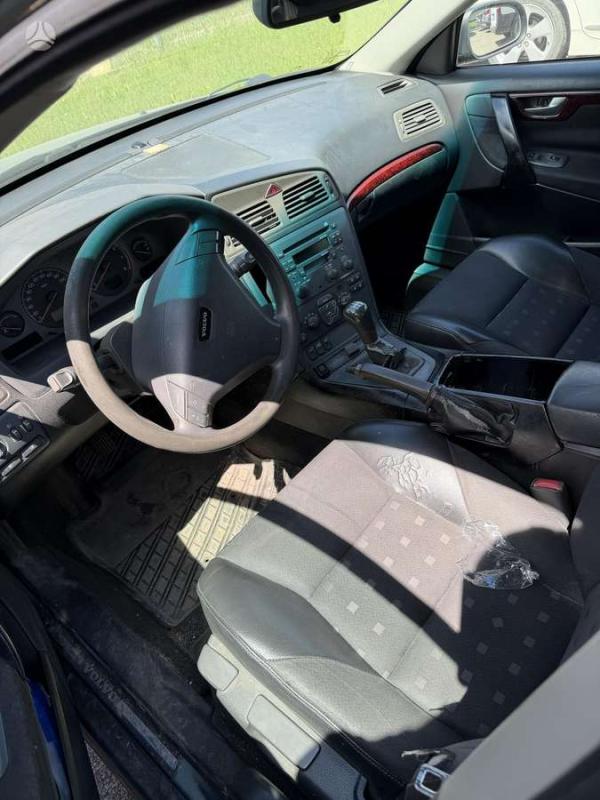 Pelēks Volvo S60 2003 Kauņa, ar dzinēja tilpumu 2.44 L un nobraukumu 245 tūkst. km par 499 €, foto 8 vietnē AUTOMOTO.COM.LV