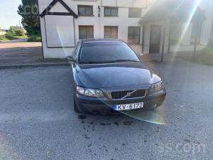 Grey Volvo S60 2003 in Ogre, with an engine capacity of 2.40 L and mileage of 293 thousand km for 1400 €, photo  on AUTOMOTO.COM.LV