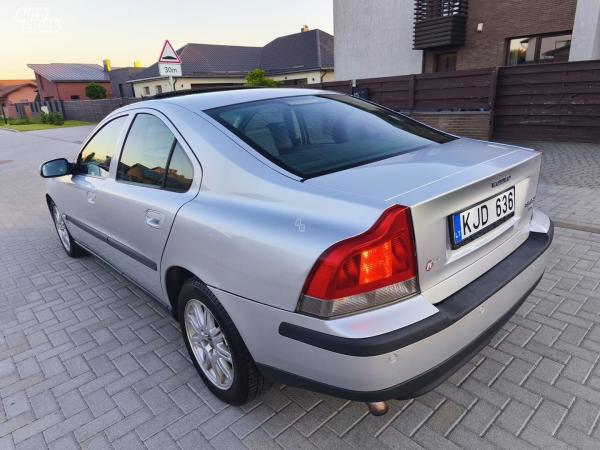 Grey Volvo S60 2003 in Taurage, with an engine capacity of 2.40 L and mileage of 421 thousand km for 1450 €, photo 3 on AUTOMOTO.COM.LV