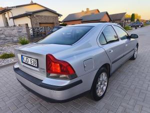 Grey Volvo S60 2003 in Taurage, with an engine capacity of 2.40 L and mileage of 421 thousand km for 1450 €, photo 5 on AUTOMOTO.COM.LV