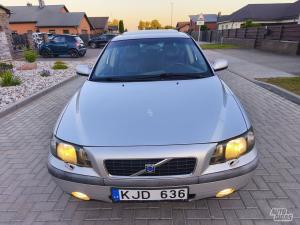 Grey Volvo S60 2003 in Taurage, with an engine capacity of 2.40 L and mileage of 421 thousand km for 1450 €, photo 6 on AUTOMOTO.COM.LV