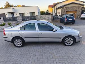 Grey Volvo S60 2003 in Taurage, with an engine capacity of 2.40 L and mileage of 421 thousand km for 1450 €, photo 9 on AUTOMOTO.COM.LV