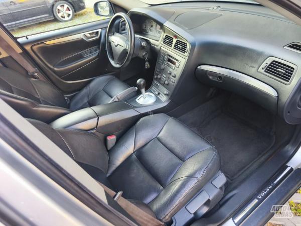 Grey Volvo S60 2003 in Taurage, with an engine capacity of 2.40 L and mileage of 421 thousand km for 1450 €, photo 10 on AUTOMOTO.COM.LV