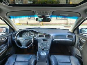 Grey Volvo S60 2003 in Taurage, with an engine capacity of 2.40 L and mileage of 421 thousand km for 1450 €, photo 12 on AUTOMOTO.COM.LV