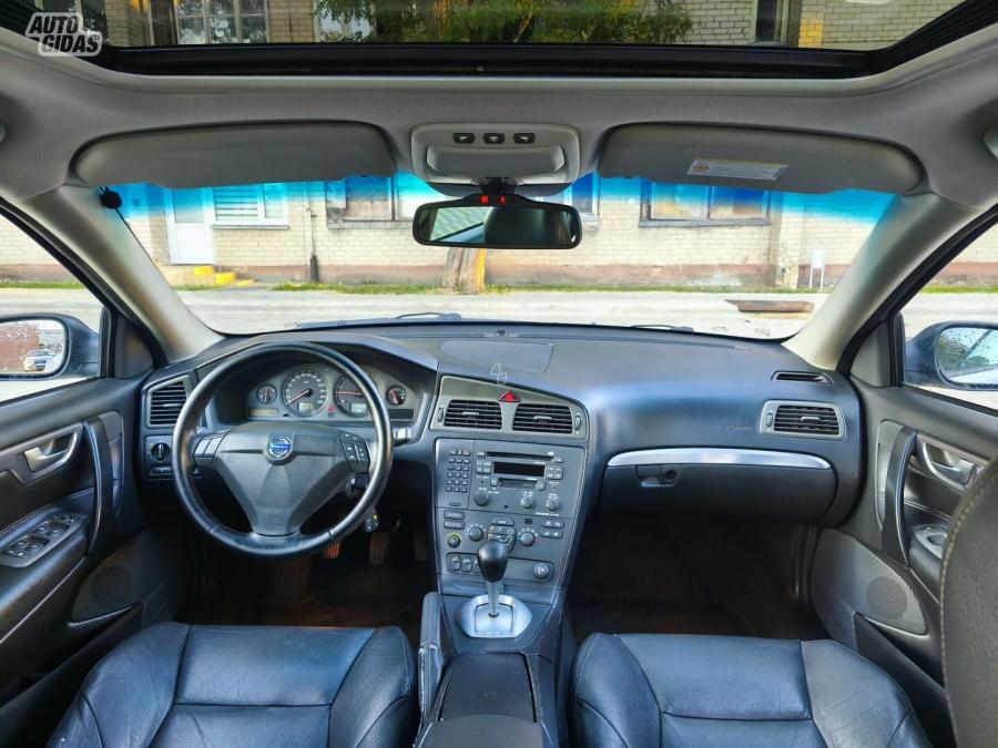 Grey Volvo S60 2003 in Taurage, with an engine capacity of 2.40 L and mileage of 421 thousand km for 1450 €, photo 12 on AUTOMOTO.COM.LV