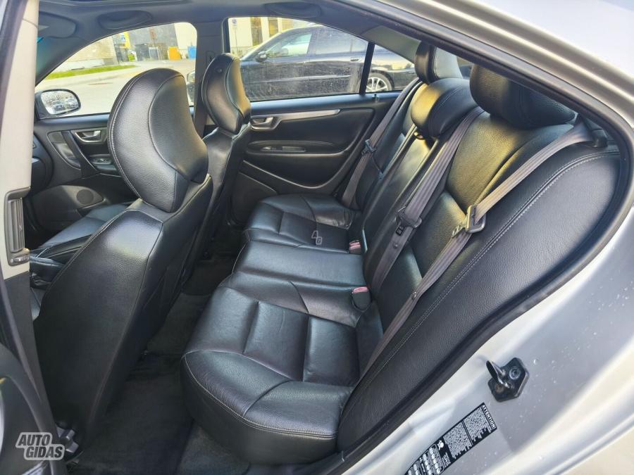 Grey Volvo S60 2003 in Taurage, with an engine capacity of 2.40 L and mileage of 421 thousand km for 1450 €, photo 13 on AUTOMOTO.COM.LV