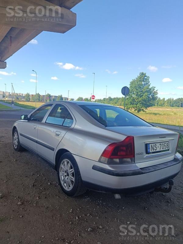 Pelēks Volvo S60 2003 Rēzekne, ar dzinēja tilpumu 2.40 L un nobraukumu 580 tūkst. km par 1550 €, foto 5 vietnē AUTOMOTO.COM.LV
