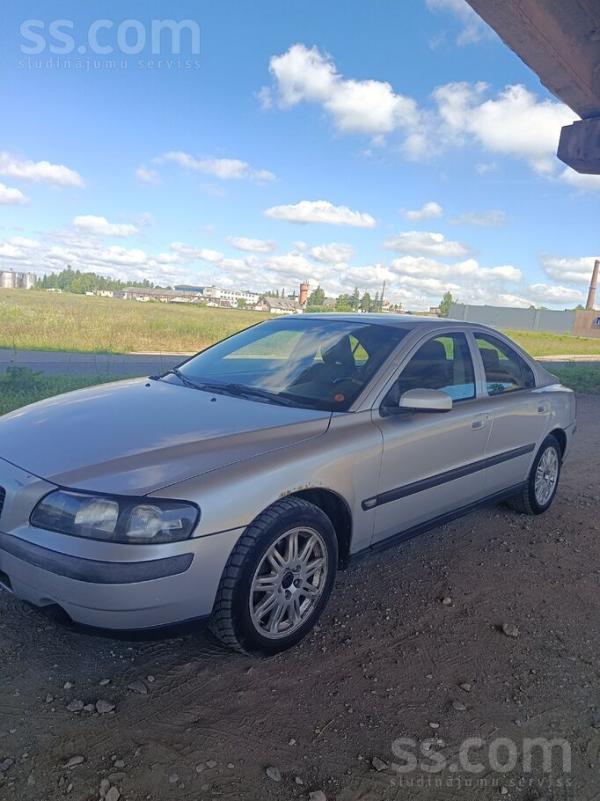 Pelēks Volvo S60 2003 Rēzekne, ar dzinēja tilpumu 2.40 L un nobraukumu 580 tūkst. km par 1550 €, foto 6 vietnē AUTOMOTO.COM.LV