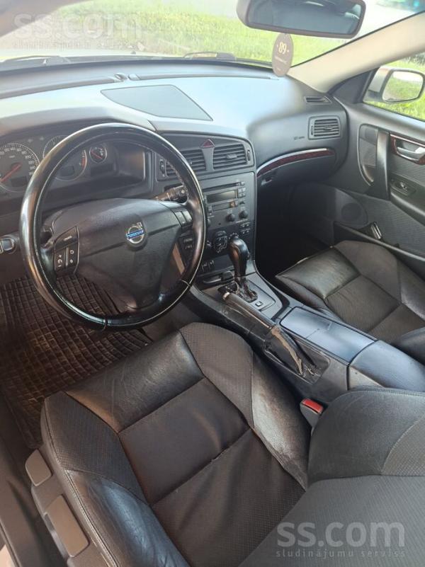 Pelēks Volvo S60 2003 Rēzekne, ar dzinēja tilpumu 2.40 L un nobraukumu 580 tūkst. km par 1550 €, foto 9 vietnē AUTOMOTO.COM.LV