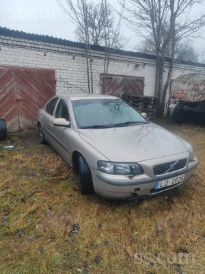 Pelēks Volvo S60 2003 Gulbene, ar dzinēja tilpumu 2.40 L un nobraukumu 399 tūkst. km par 600 €, foto 4 vietnē AUTOMOTO.COM.LV