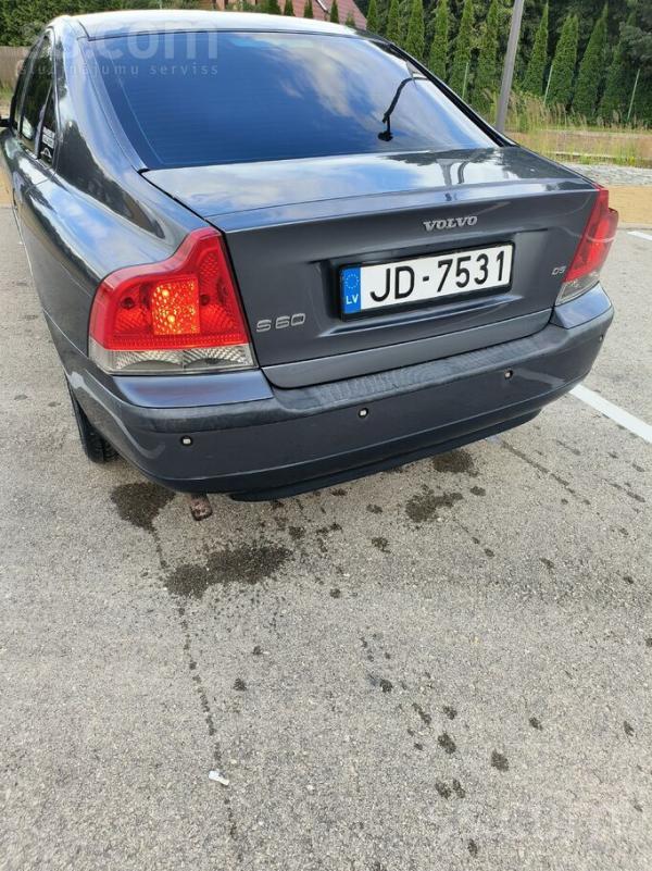 Grey Volvo S60 2003 in Aizkraukle, with an engine capacity of 2.40 L and mileage of 441 thousand km for 1800 €, photo 1 on AUTOMOTO.COM.LV