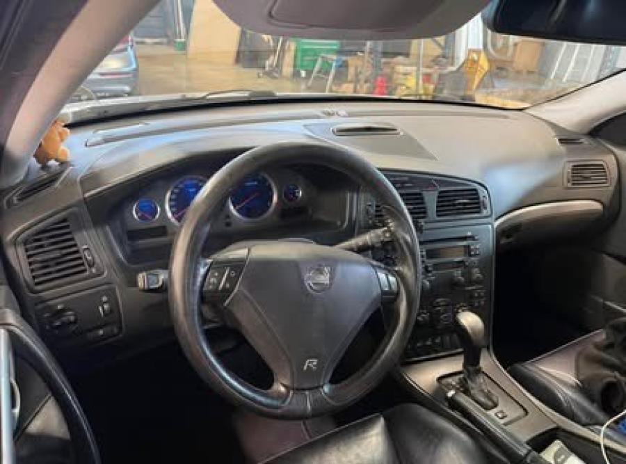 Pelēks Volvo S60 2003 Tallina, ar dzinēja tilpumu 0.00 L un nobraukumu 349 tūkst. km par 9800 €, foto 12 vietnē AUTOMOTO.COM.LV