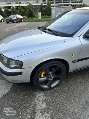 Pelēks Volvo S60 2003 Viļņa, ar dzinēja tilpumu 2.40 L un nobraukumu 450 tūkst. km par 1270 €, foto 5 vietnē AUTOMOTO.COM.LV