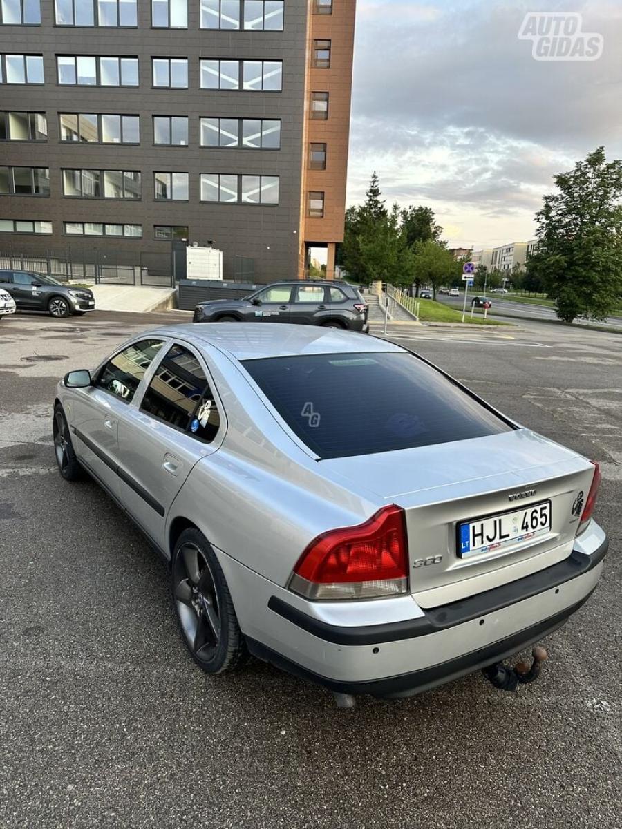 Pelēks Volvo S60 2003 Viļņa, ar dzinēja tilpumu 2.40 L un nobraukumu 450 tūkst. km par 1270 €, foto 7 vietnē AUTOMOTO.COM.LV