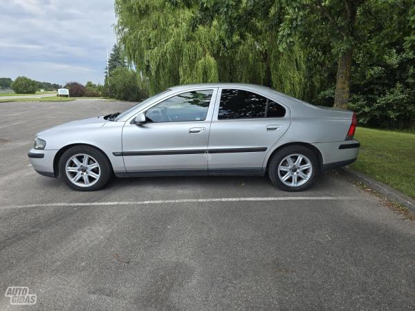 Grey Volvo S60 2003 in Klaipeda, with an engine capacity of 2.40 L and mileage of 35 thousand km for 1450 €, photo 6 on AUTOMOTO.COM.LV